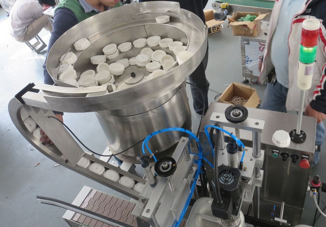 Full Automatic Pneumatic Screw Capping Machine Monoblock Liquid Filling Machine