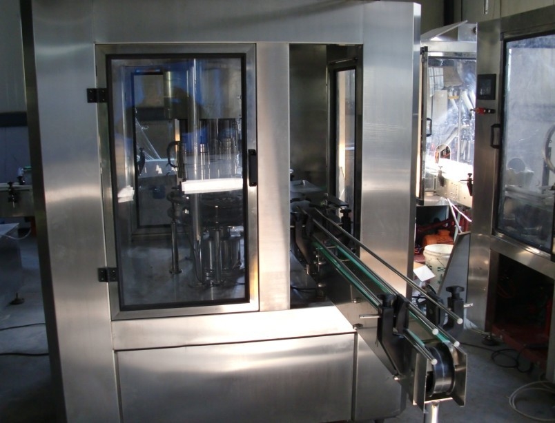 Inline Screw Rotary Semi Capping Machine Water Bottle Sealing Machine High Speed