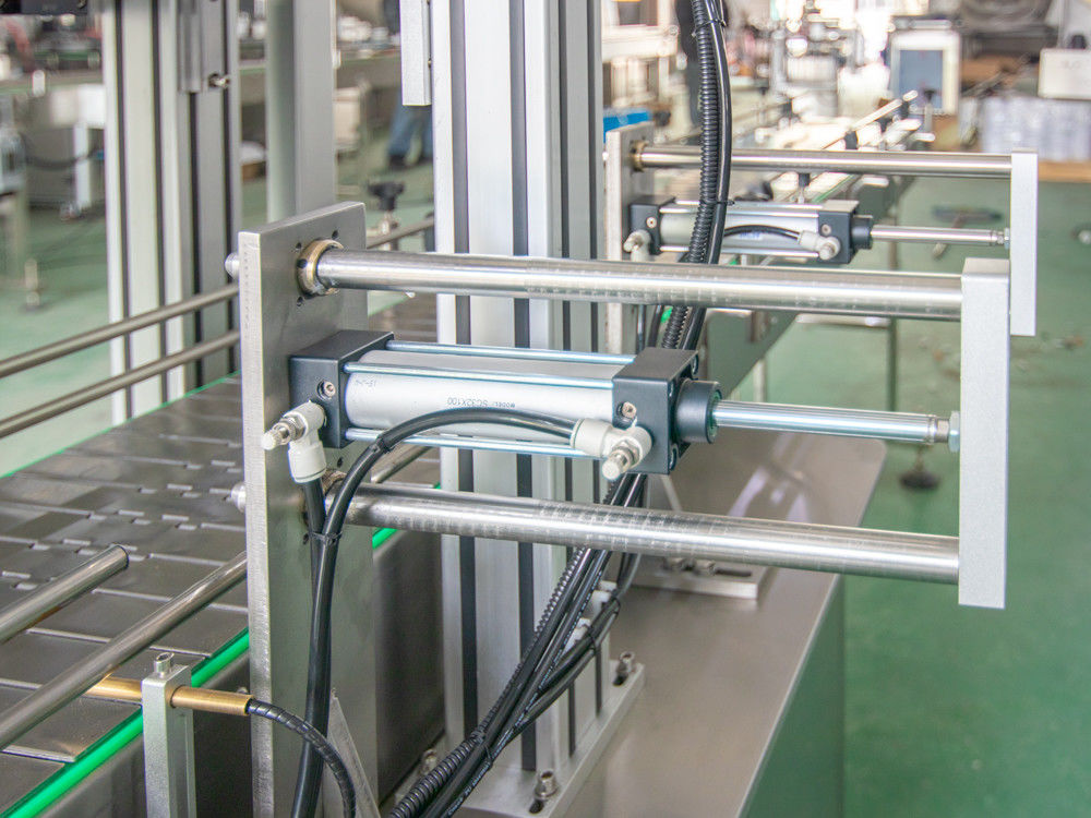 Plastic HDPE Milk Bottle Screw Capper Pneumatic Pressure Lock Screwing ...