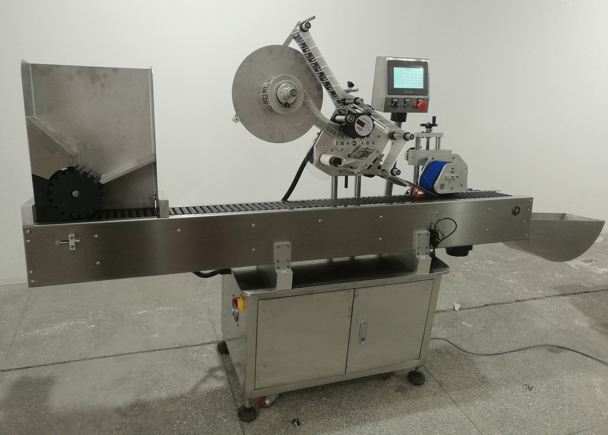 Plastic Bottle Tube Sticker Vial Labeling System 800W 50Hz